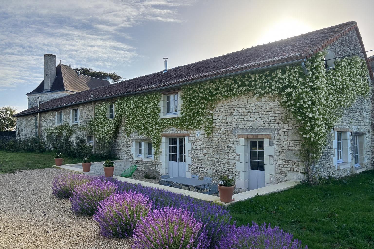 Location vacances Gîte Gîte De La Petite Touche Serigny Vienne Gîtes de ...